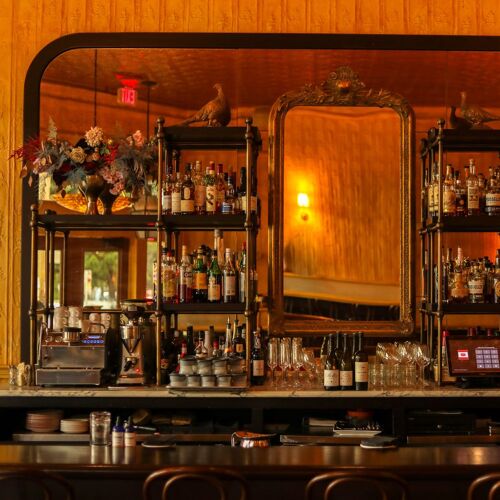Domilise’s Po-Boy & Bar – New Orleans - a MICHELIN Guide Restaurant