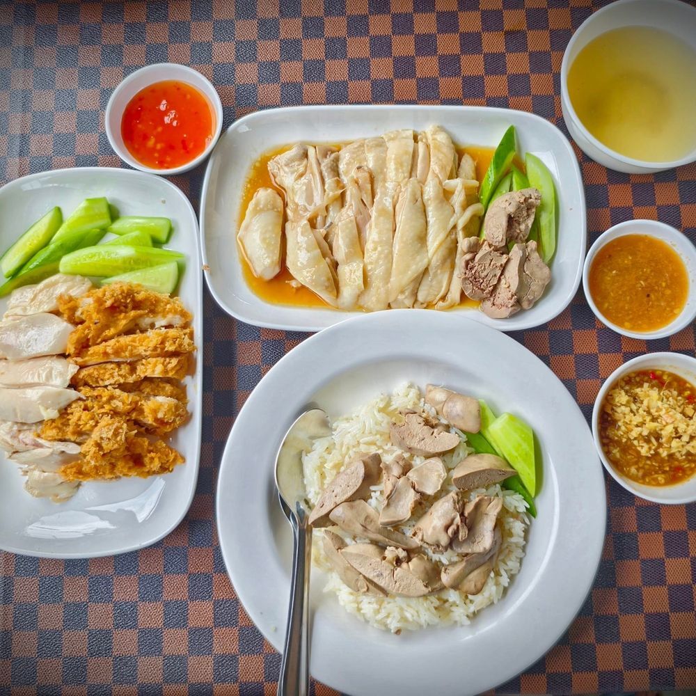 ข้าวมันไก่หน้าโจร – ร้านอาหารใน มิชลิน ไกด์ Pathum Thani