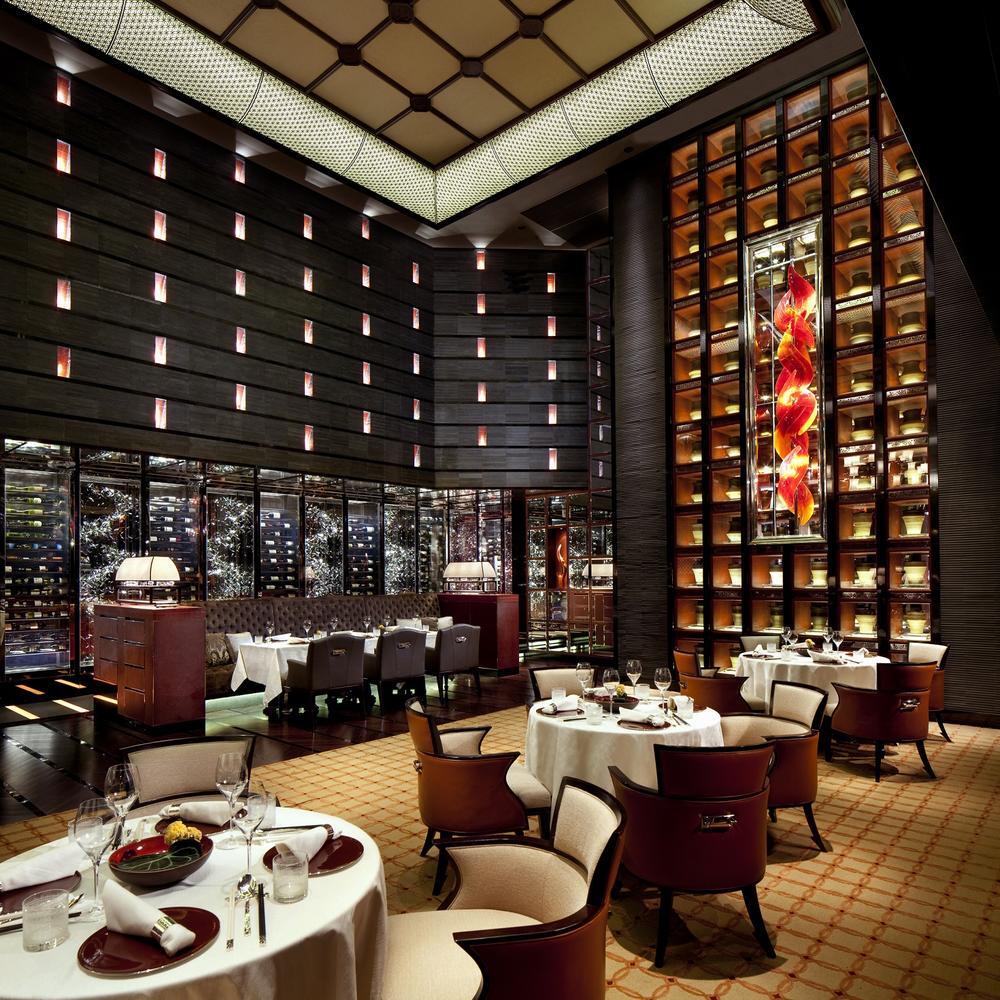 Tin Lung Heen – Hong Kong - a MICHELIN Guide Restaurant