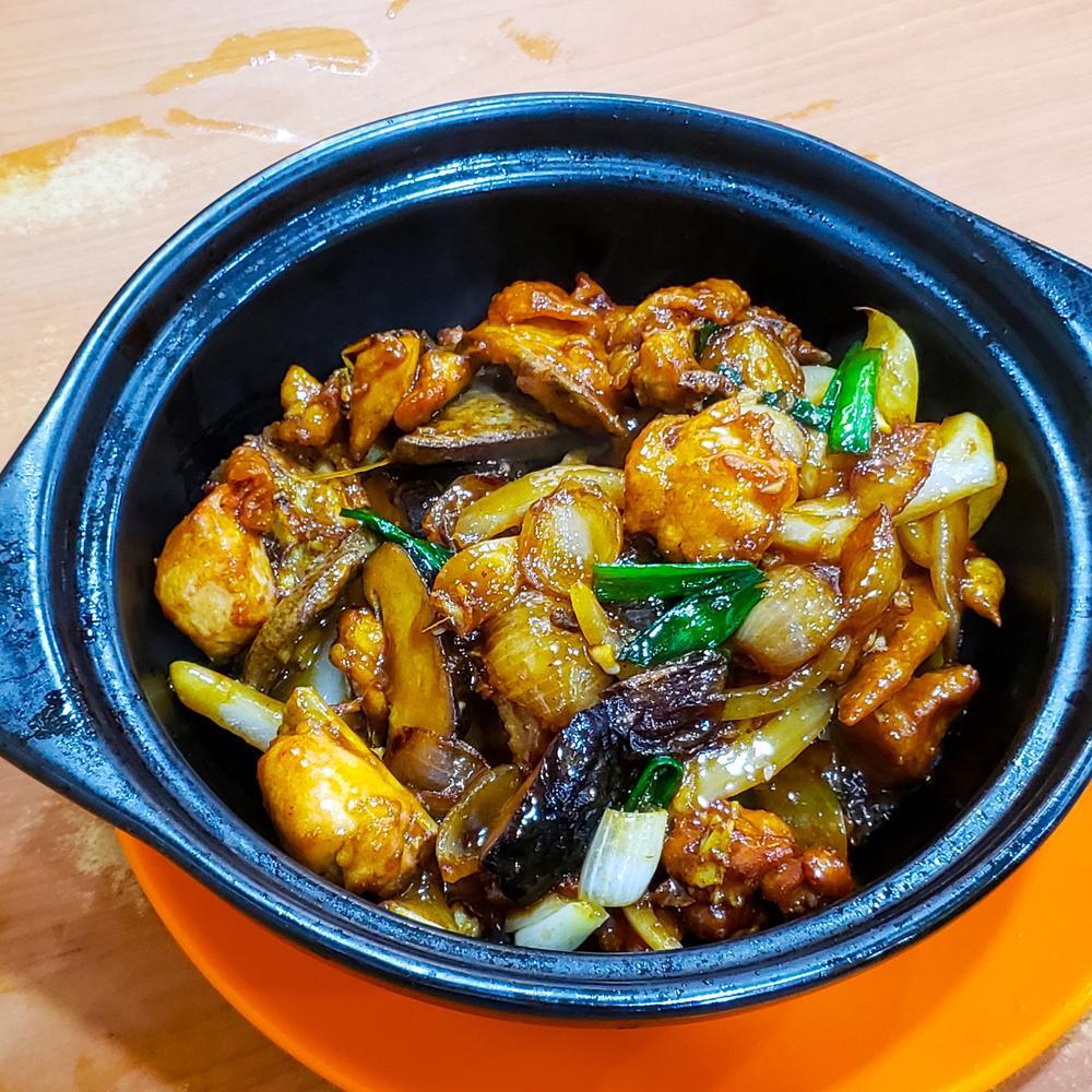 Kwan Kee Clay Pot Rice (Queen's Road West) – Hong Kong - a MICHELIN ...