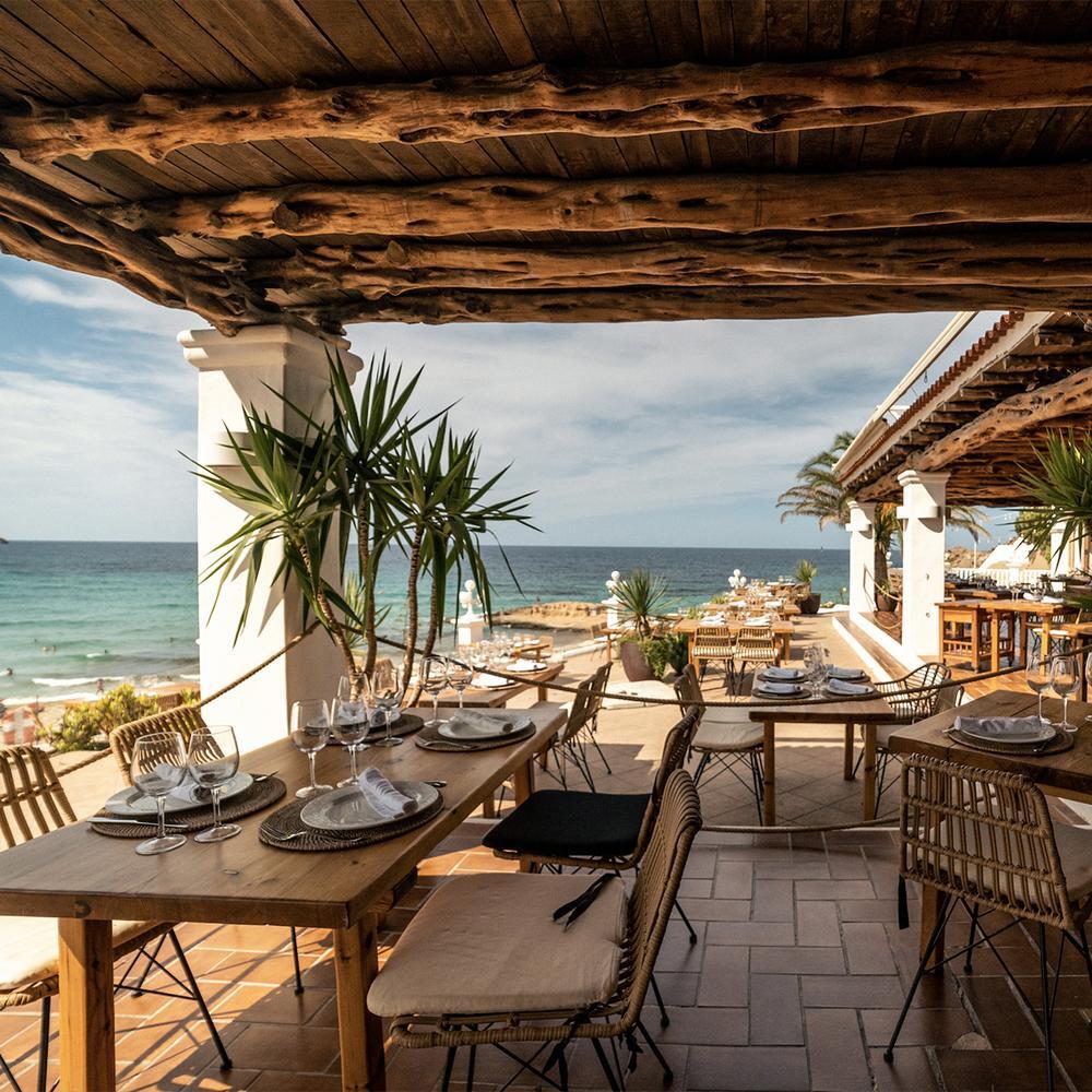 Cala Tarida ร้านอาหารที่ได้รับการคัดเลือก - คู่มือ 'มิชลิน ไกด์'