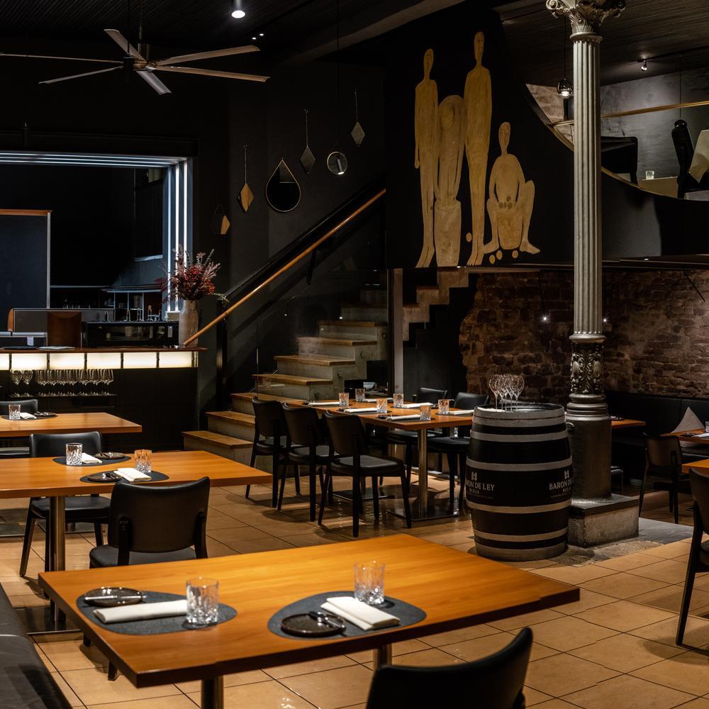 ROTER HAHN by Maximilian Schmidt - Regensburg - ein Guide MICHELIN ...