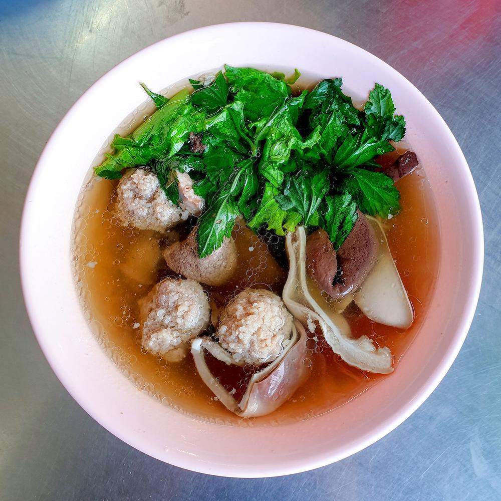Kao Lao Siang Jee-Lueat Moo Jao Kao – Khon Kaen - a MICHELIN Guide ...